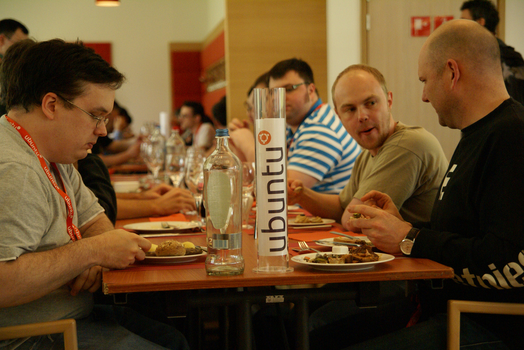 Ubuntu is Bringing Back Its Iconic 'Developer Summit' — With a Twist ...